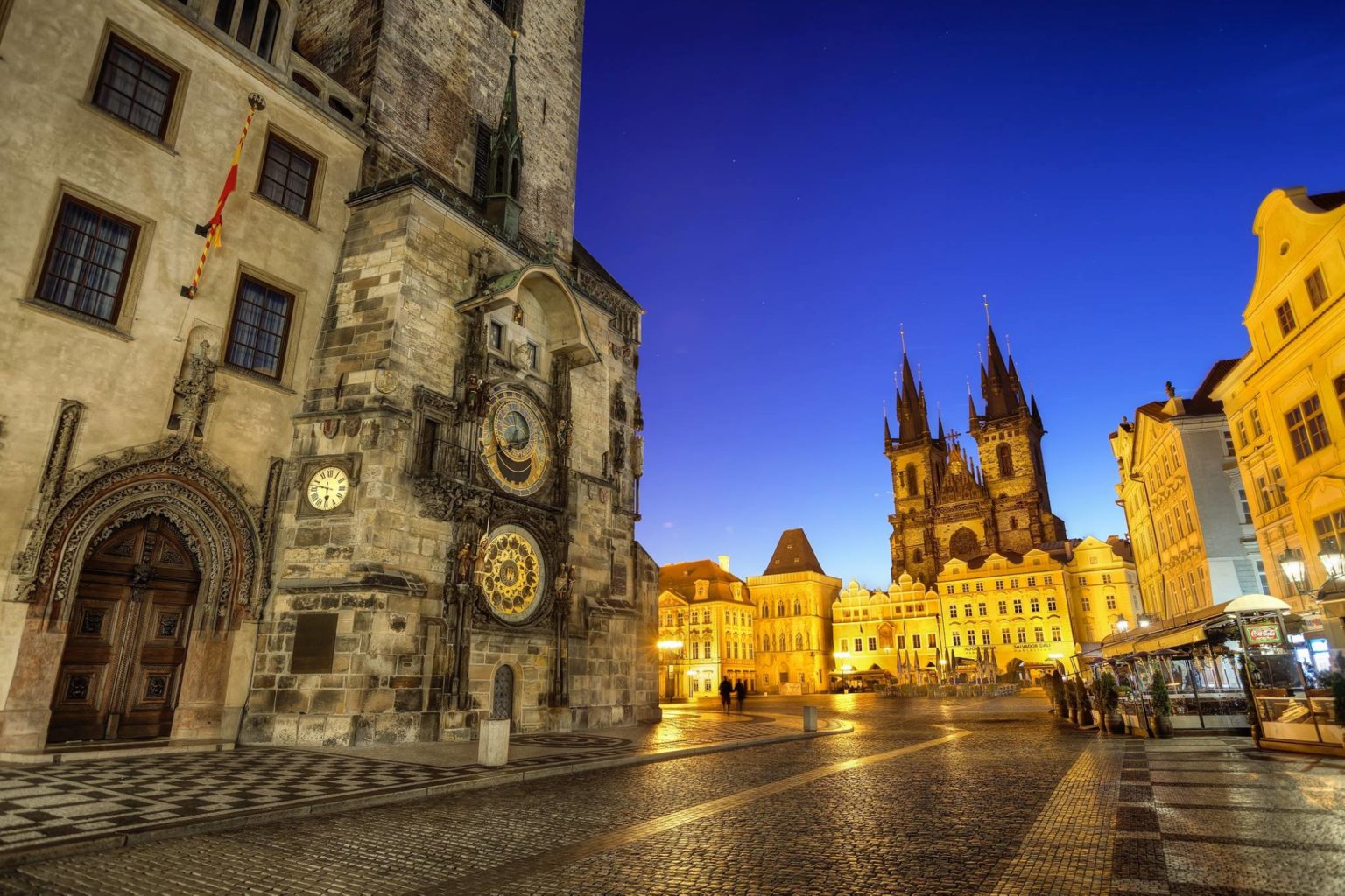 La place de la Vieille-Ville à Prague : découvrez son histoire insolite ...
