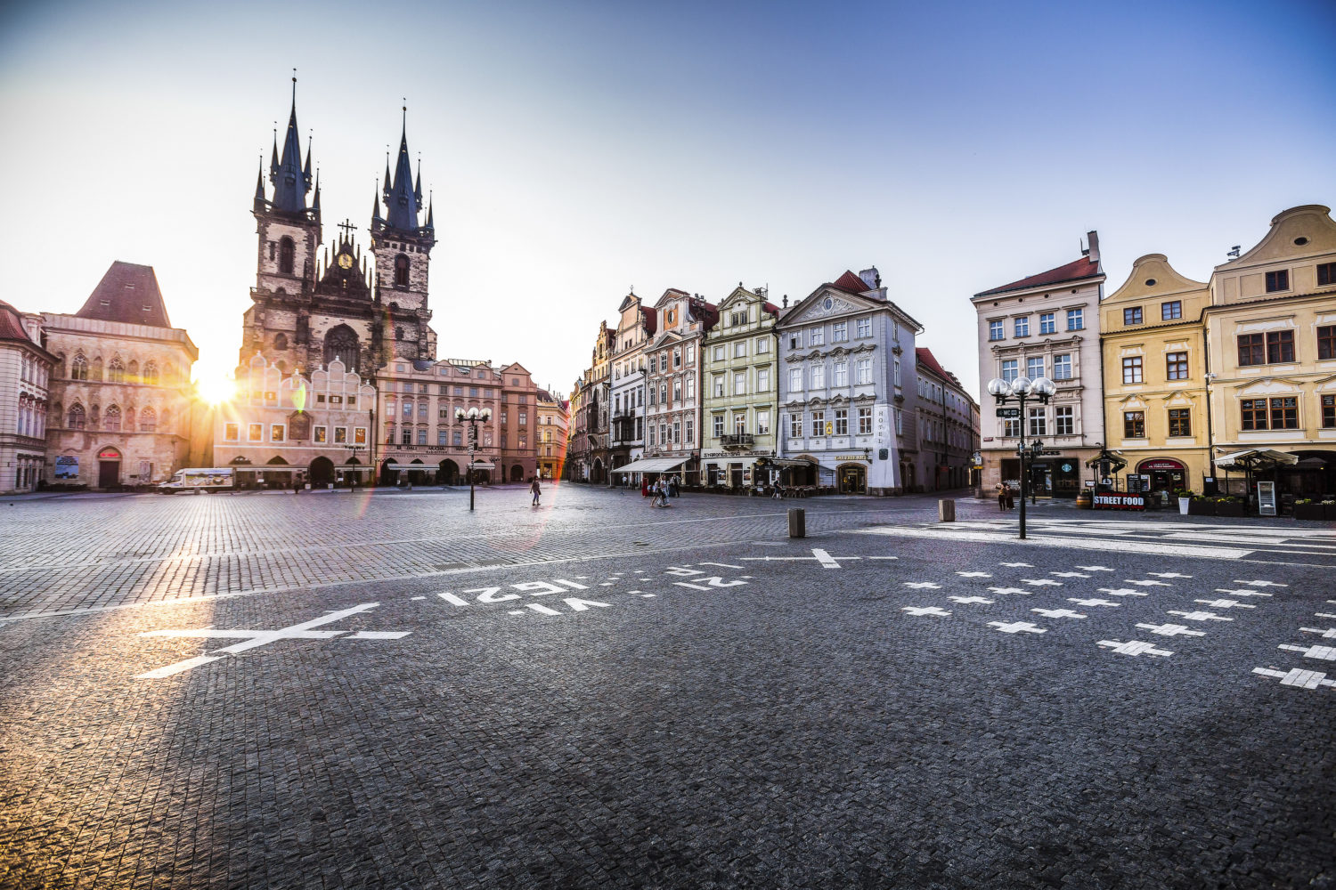 La place de la Vieille-Ville à Prague : découvrez son histoire insolite ...