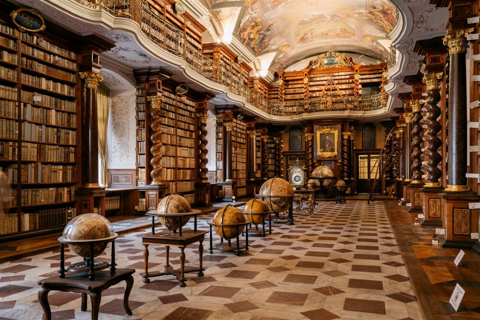 Comment visiter la superbe bibliothèque baroque de Prague ? | PRAGUE ...